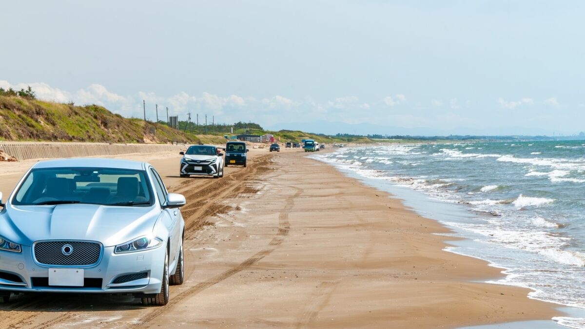 【能登半島の旅】海岸の砂浜を自動車で走れる、千里浜なぎさドライブウェイ。少し高台にある志賀原発に、津波の影響は…｜ゴールドライフオンライン